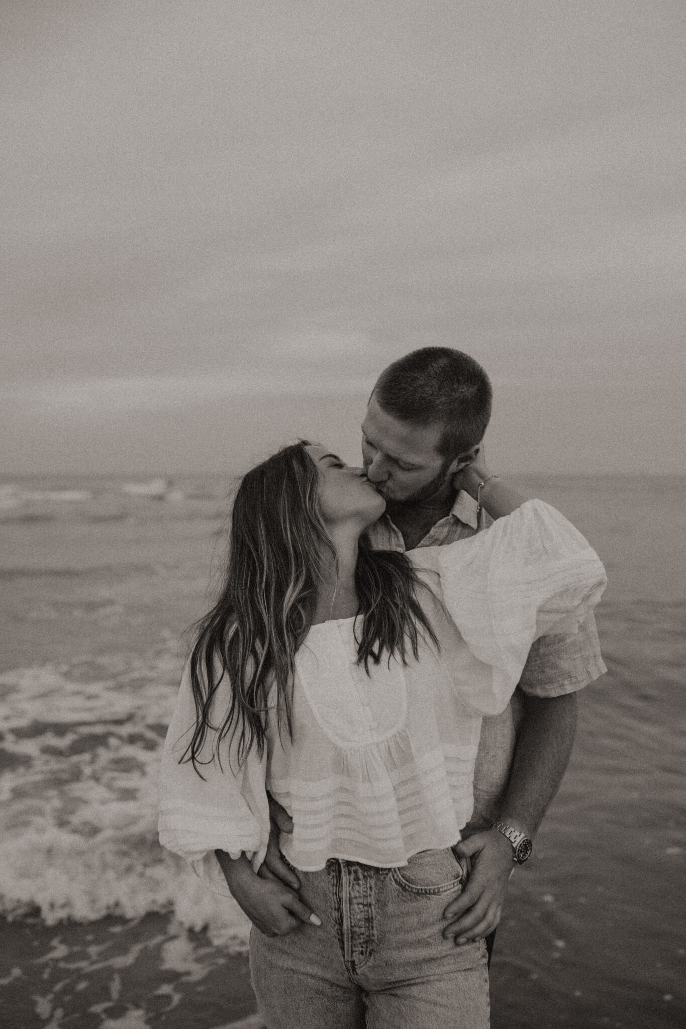 Wrightsville Beach Lovers | Jess + Smith Engagement | nikkinetzer.com